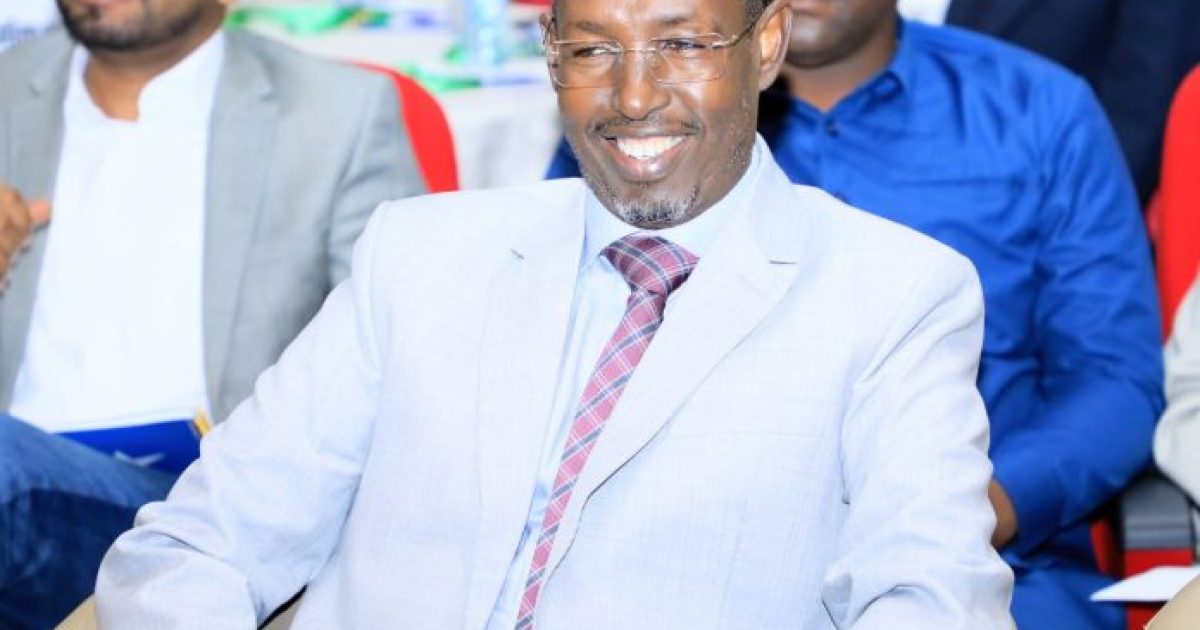 Duqa Muqdisho oo ka qeybgalay kulan looga hadlayay Xasilinta Amniga ... Duqa Muqdisho oo ka qeybgalay kulan looga hadlayay Xasilinta Amniga ...