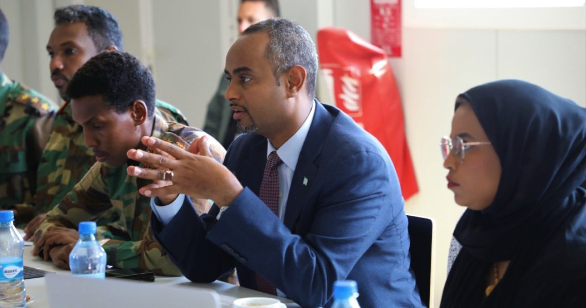 Wasiirka Gaashaandhigga Oo La Kulmay Safiirka Midowga Yurub Ee ... Wasiirka Gaashaandhigga Oo La Kulmay Safiirka Midowga Yurub Ee ...