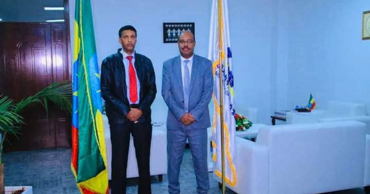Safiirka Soomaaliya ee dalka Ethiopia oo la kulmay Wasiirka Warshadaha ... Safiirka Soomaaliya ee dalka Ethiopia oo la kulmay Wasiirka Warshadaha ...